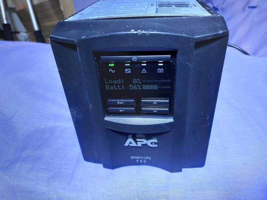 UPS APC Smart 750 (500 W)