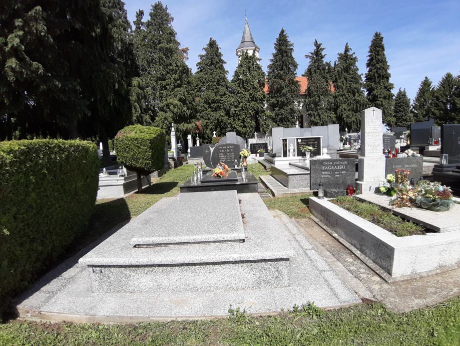 Grobno mjesto - grobnica Koprivnica Gradsko groblje