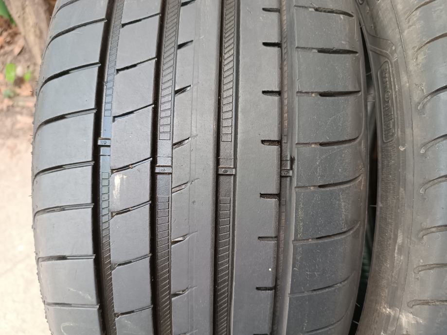 Goodyear 225/40/19 dot 24 Run flat