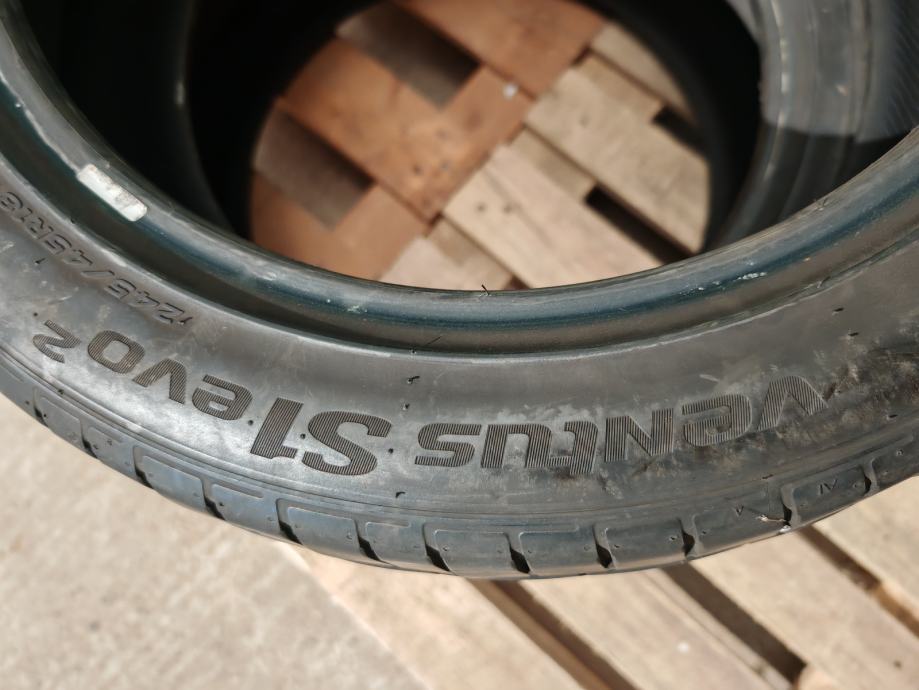 Gume ljetne Hankook 245/45/18 2 kom.