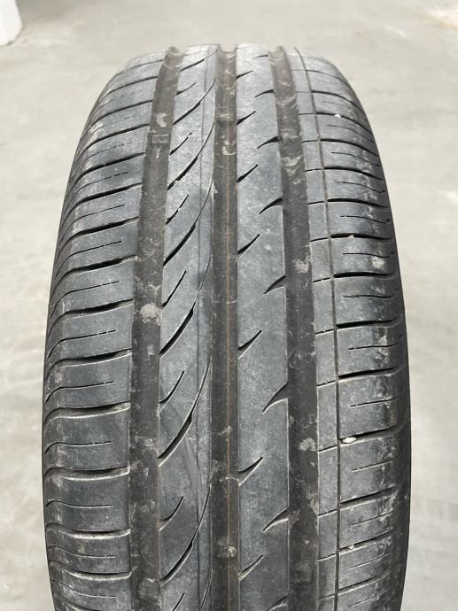 Gume ljetne Nexen 185/60/15 2 kom.