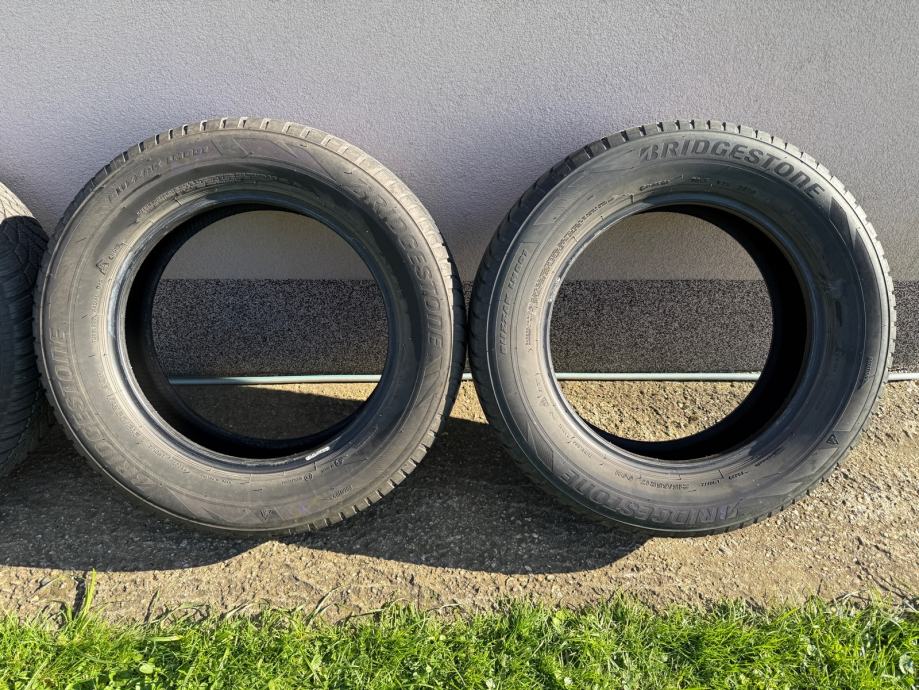 Gume zimske Bridgestone 215/65/17 4 kom.