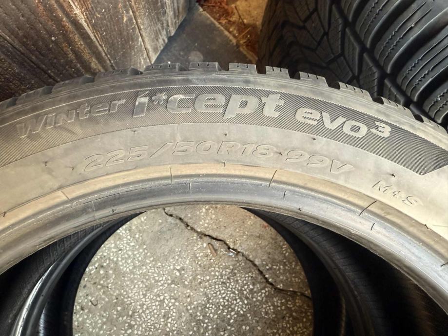 Gume zimske Hankook 225/50/18 4 kom.