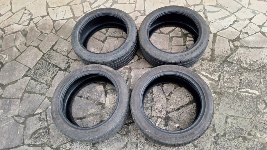 Gume zimske Minerva Ice Plus S210 235/45/18 4 kom. za 100 eura