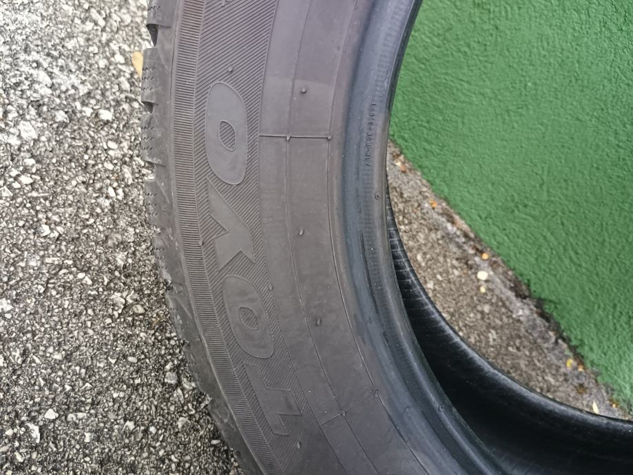 Gume zimske Toyo 195/60/16 4 kom.