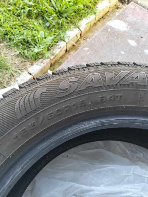 2 kom. Sava 185/60/15 10€ kom.