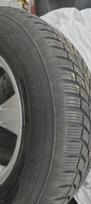 TOYO 4 ZIMSKE GUME 215/70/16 vožene jednu + ALU FELGE HYUNDAI IX35