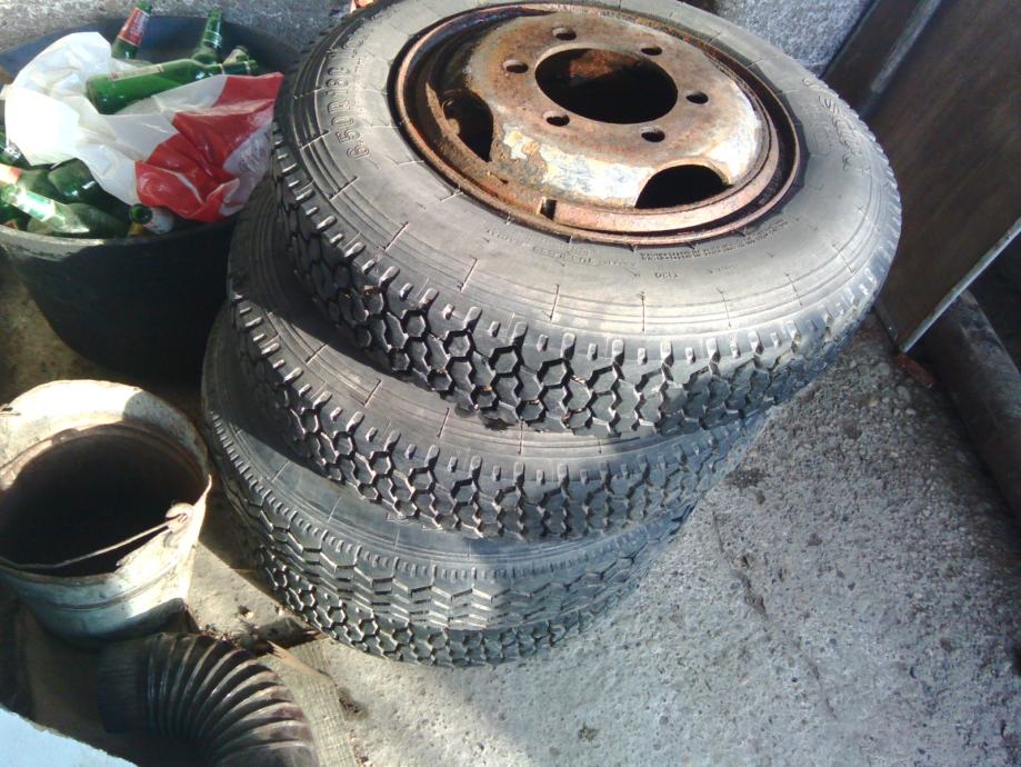 Gume za tamića 650/16 sa felgama