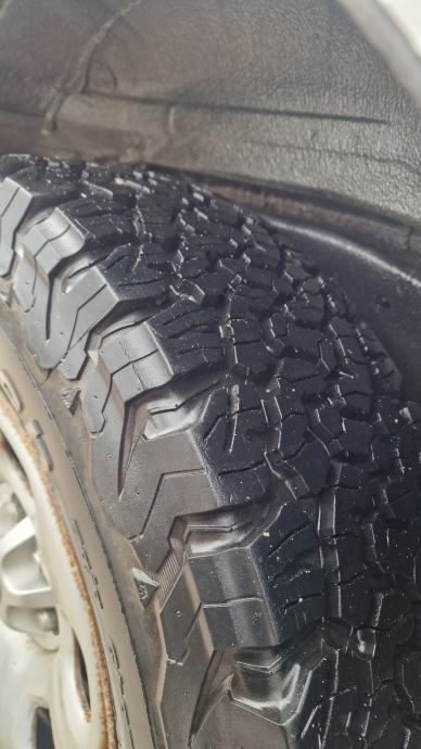 Gume BF Goodrich 235/70/16 cjelogodišnja 4 kom.