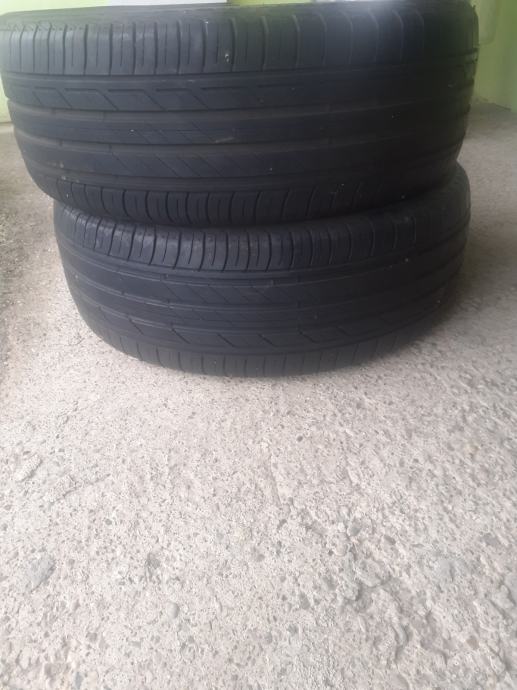 Gume Bridgestone 215/60/16 ljetna 2 kom.
