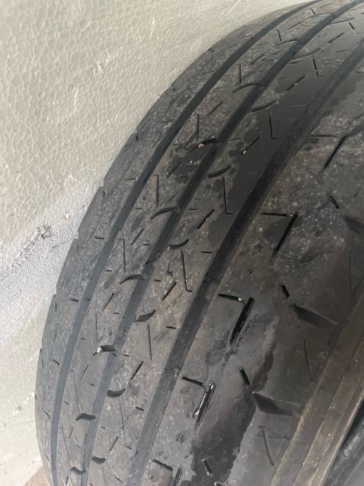 Gume Bridgestone 225/75/16 ljetna 4 kom.
