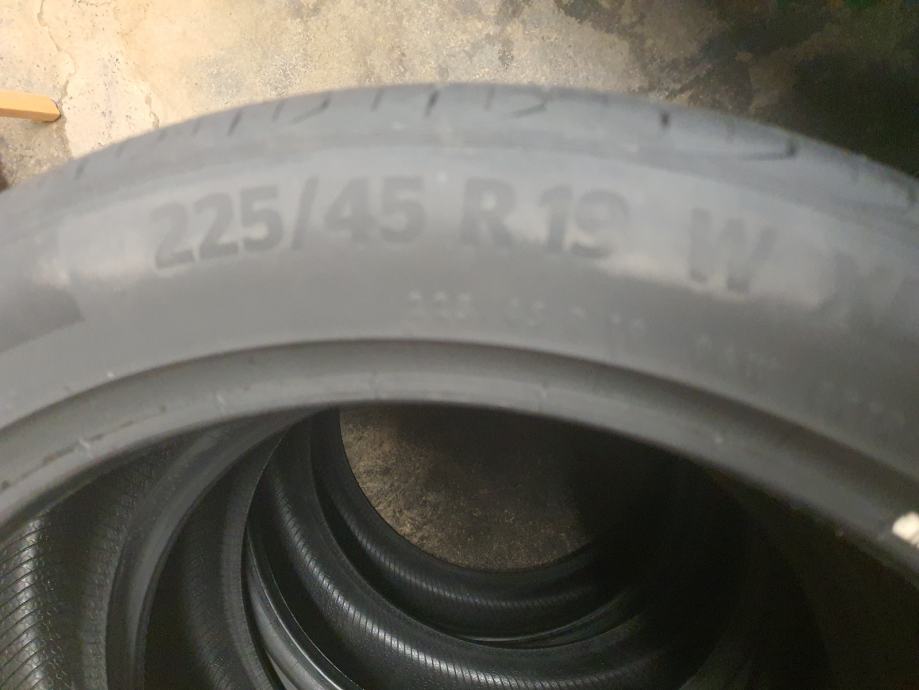 Gume Continental 225/45/19 ljetna 4 kom.
