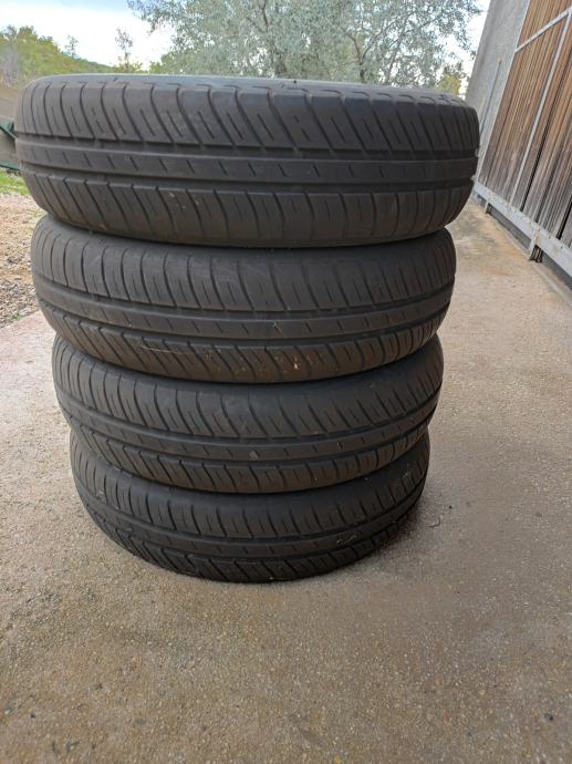 Gume Dunlop 155/80/13 ljetna 4 kom.