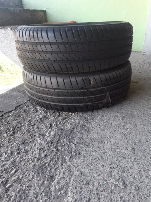 Gume Firestone 185/60/15 ljetna 2 kom. Kao nove