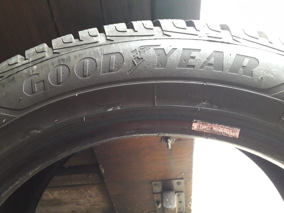 Gume Goodyear 215/55/17 zimska 4 kom Goodyear UltraGrip Performance+