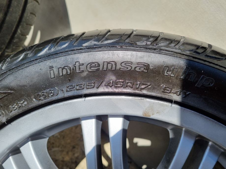 Gume ljetne 235/45R17, 4 komada, 6mm visina, očuvane
