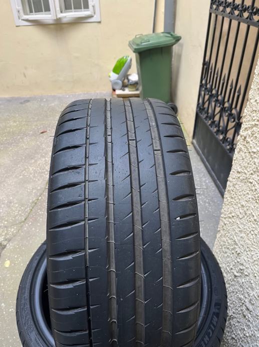 Gume Michelin 225/35/19 ljetna 4 kom.