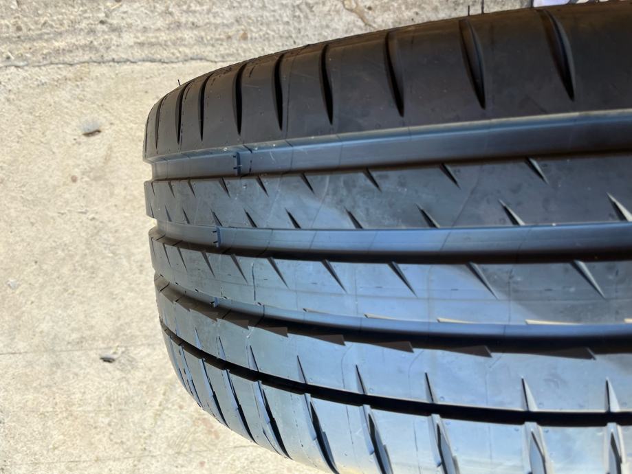 Gume Michelin 235/35/19 ljetna 4 kom. *NOVE*