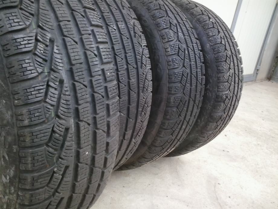 Gume Pirelli 205/65/17 zimska 4 kom.
