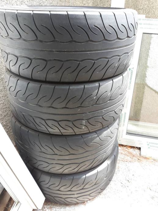 Gume Yokohama Advan Neova 225/40/18