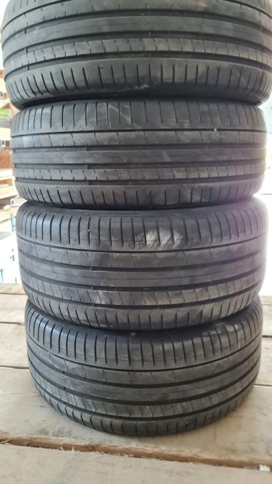 Pirelli PZERO PZ4 275/40 R20 * run flat