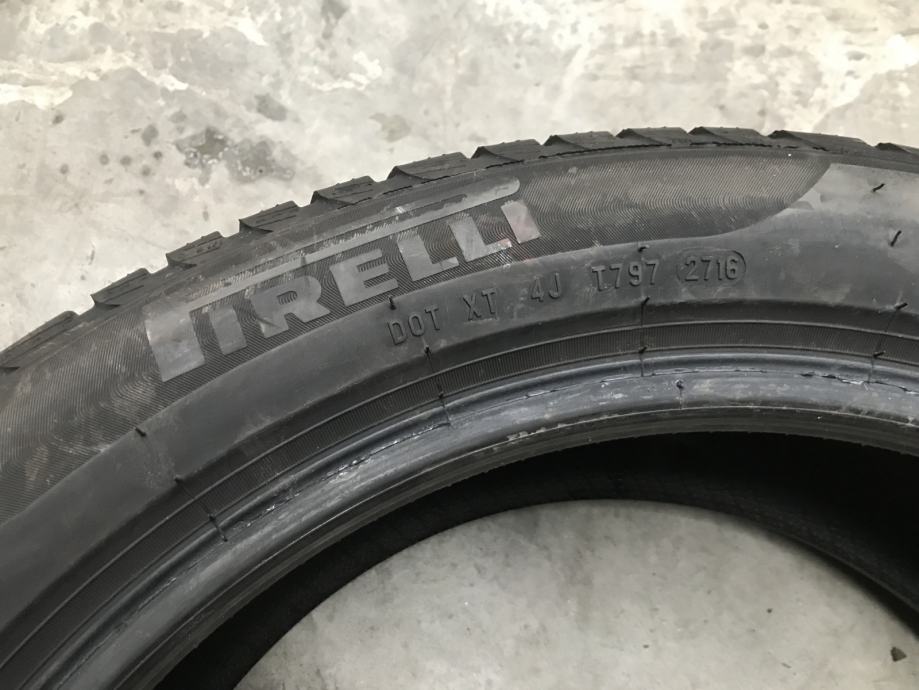 Pirelli Sottozero 3 Winter 245/45/18 100V M+S 2kom