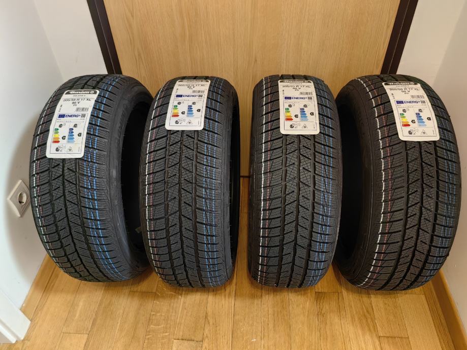 NA PRODAJU 4 ZIMSKE GUME ( 205/55/R17 )