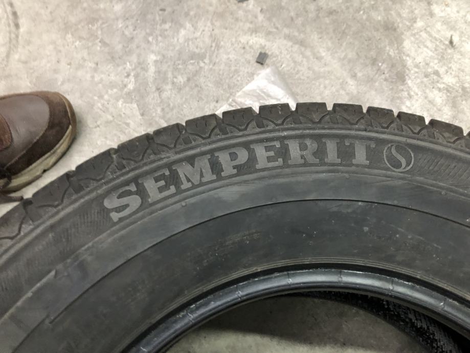 Semperit Van-Grip 2 225/75/16C 121/120R M+S 8,5mm