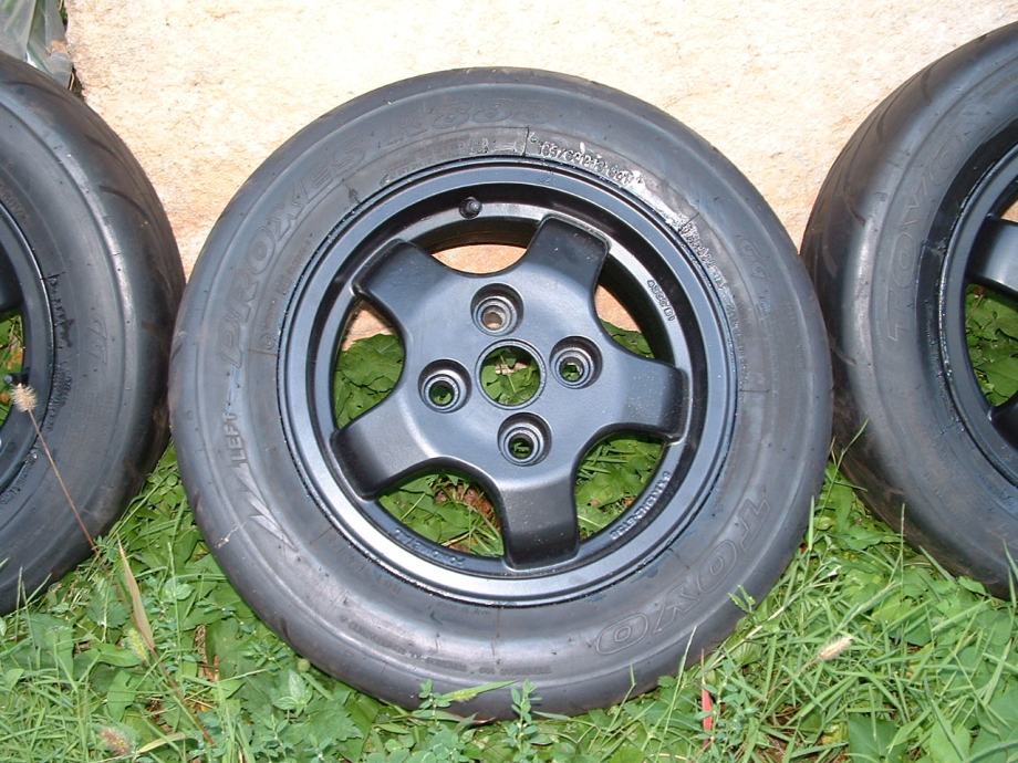 Toyo proxes R888 185/60 R13