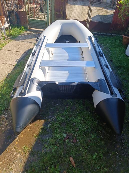 Gumeni Čamac 3.8 m sa električnim motorom i akumulatorom