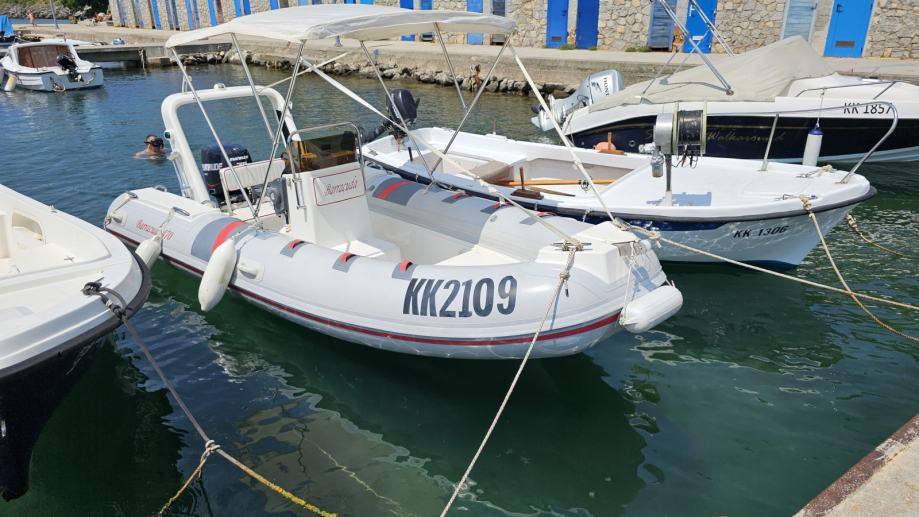 Gumenjak Barracuda 470 s full opremom i Evinrude 75 sa samo 240 h