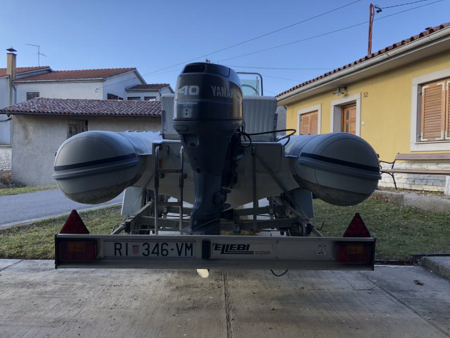 Lomac 4,60 + Yamaha 40 + Ellebi prikolica