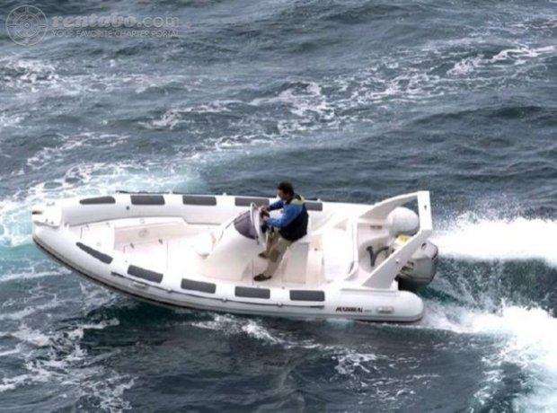 GUMENJAK MAESTRAL 650 (gliser, brod)