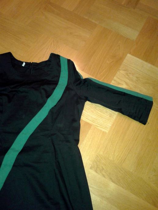 NIT haljina sa zelenim detaljem