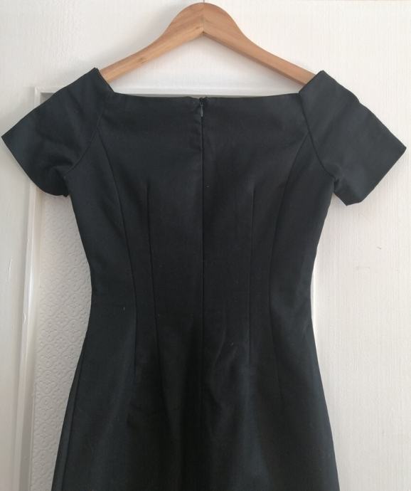 Zara ženstvena haljina