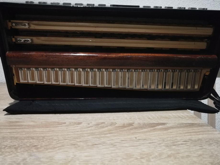 Armando Bugari Artist