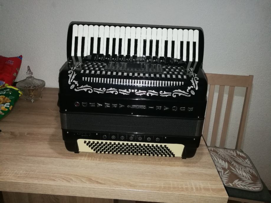 Armando Bugari Artist