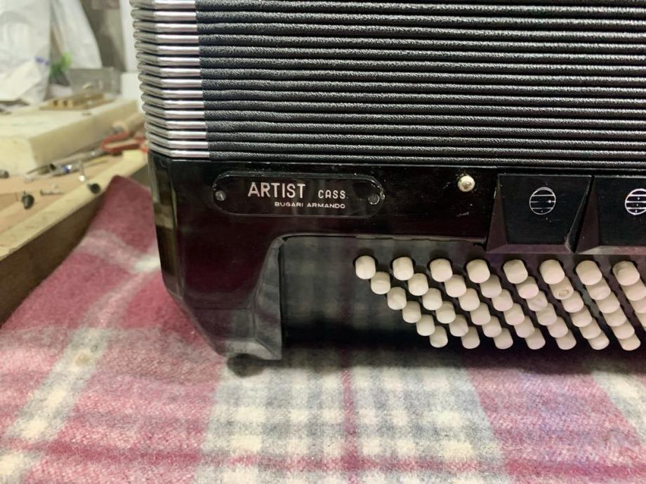 BUGARI ARTIST NA PRODAJU Akcijska cijena