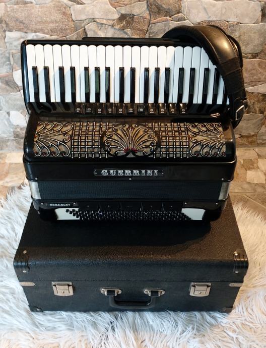 GUERRINI Berkeley 11+M+5 reg. 4/5 glas. 120 bass SPECIAL MODEL