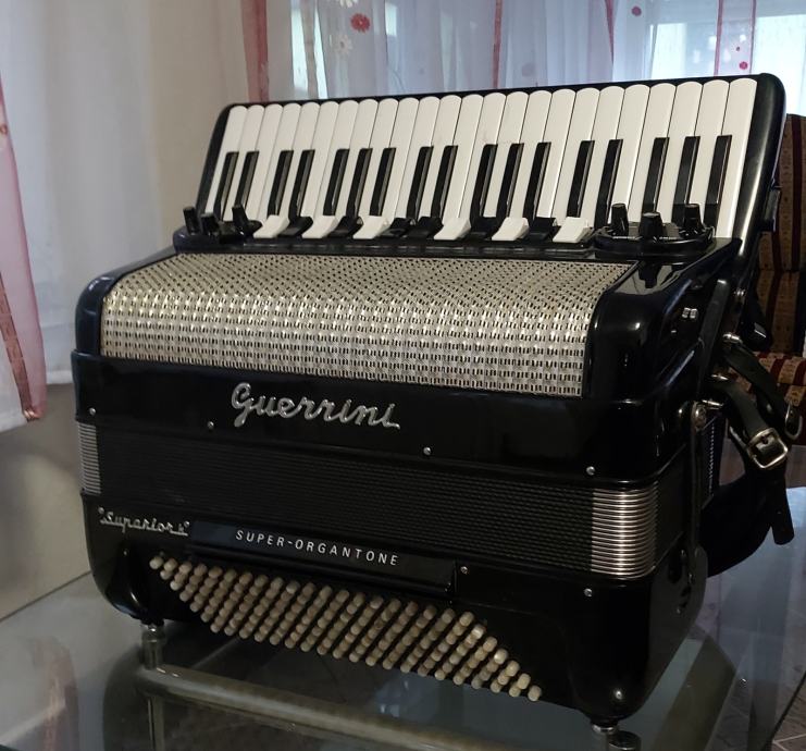 GUERRINI superior 4 12+B+M+7 reg. 4/5 glas. 140 bass.3+1 KABINA