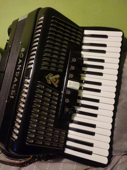 Harmonika Scandalli 96 basova