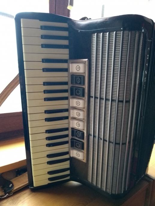 HOHNER Regina 3M