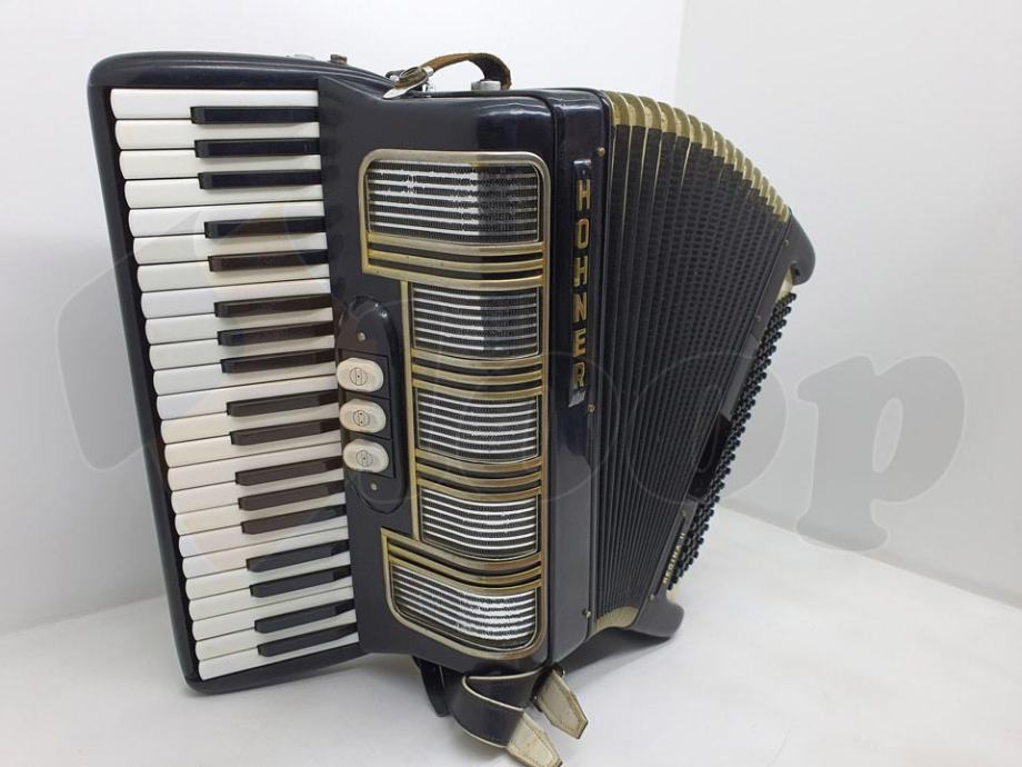 Hohner Regina II 3+2 registra (dvoglasna, 120 basova)