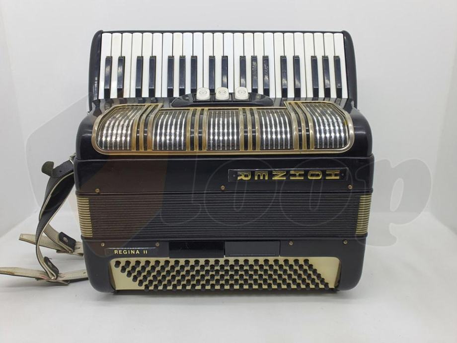 Hohner Regina II 3+2 registra (dvoglasna, 120 basova)