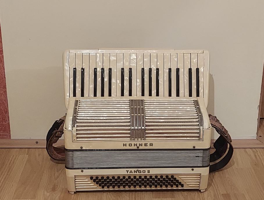 Hohner Tango II 80 basova