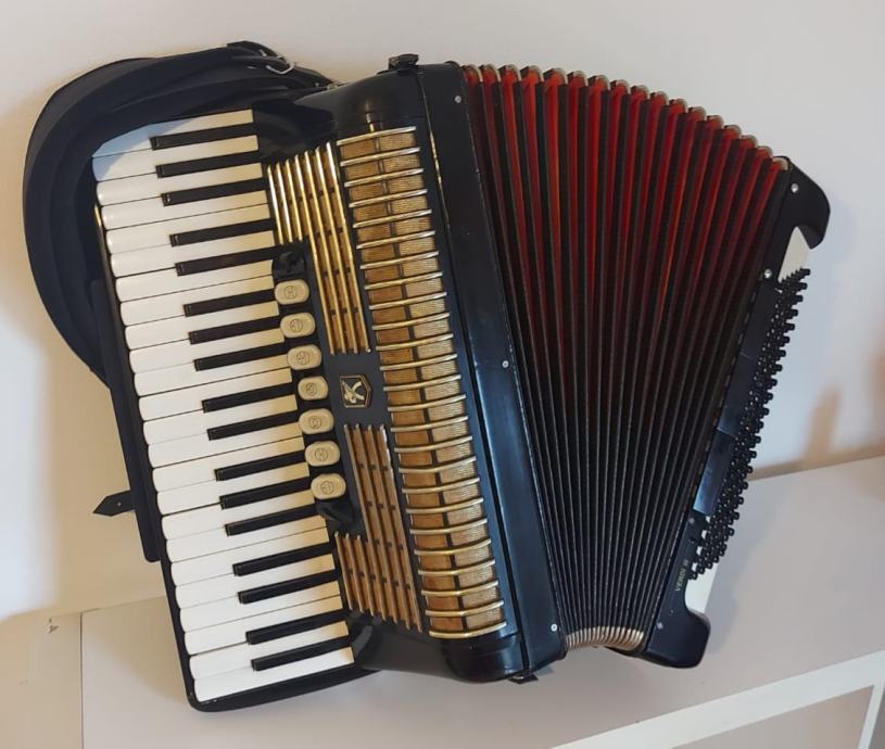 HOHNER VERDI III 7+M+3 reg. 3/5 glas. 120 bass