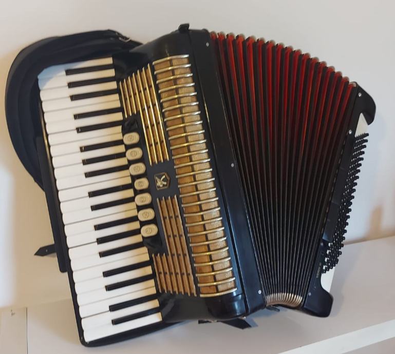 HOHNER VERDI III 7+M+3 reg. 3/5 glas. 120 bass