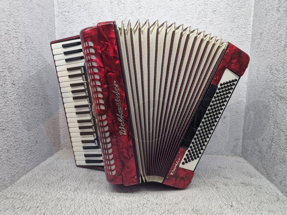 Weltmeister Caprice 120 (četveroglasna, 120 basova, 11+3 registra)