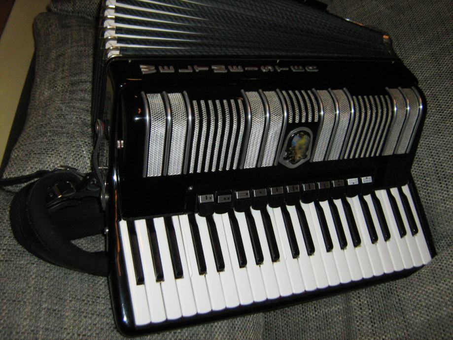 weltmeister s4