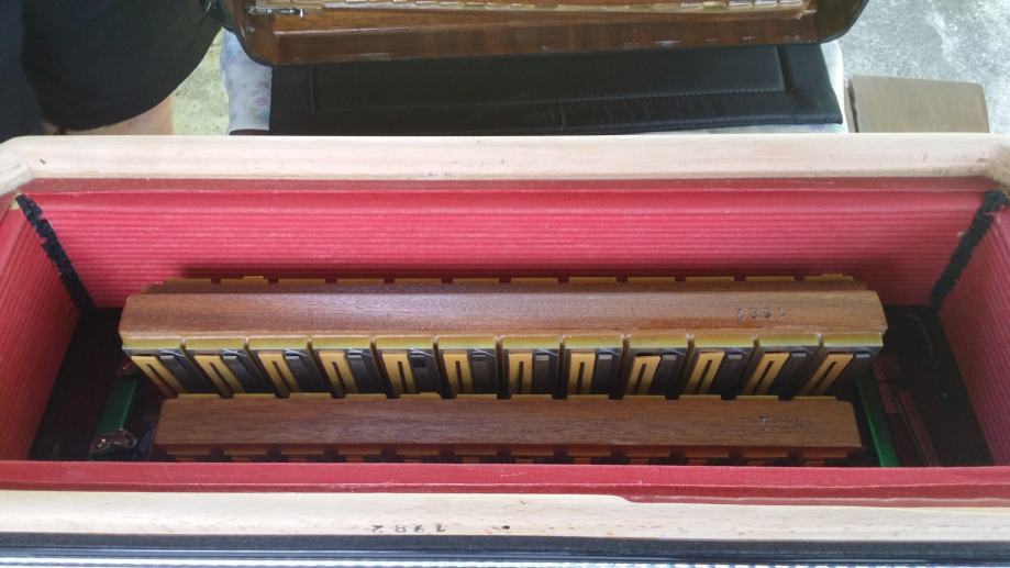 Zero sette B22 top stanje PRILIKA